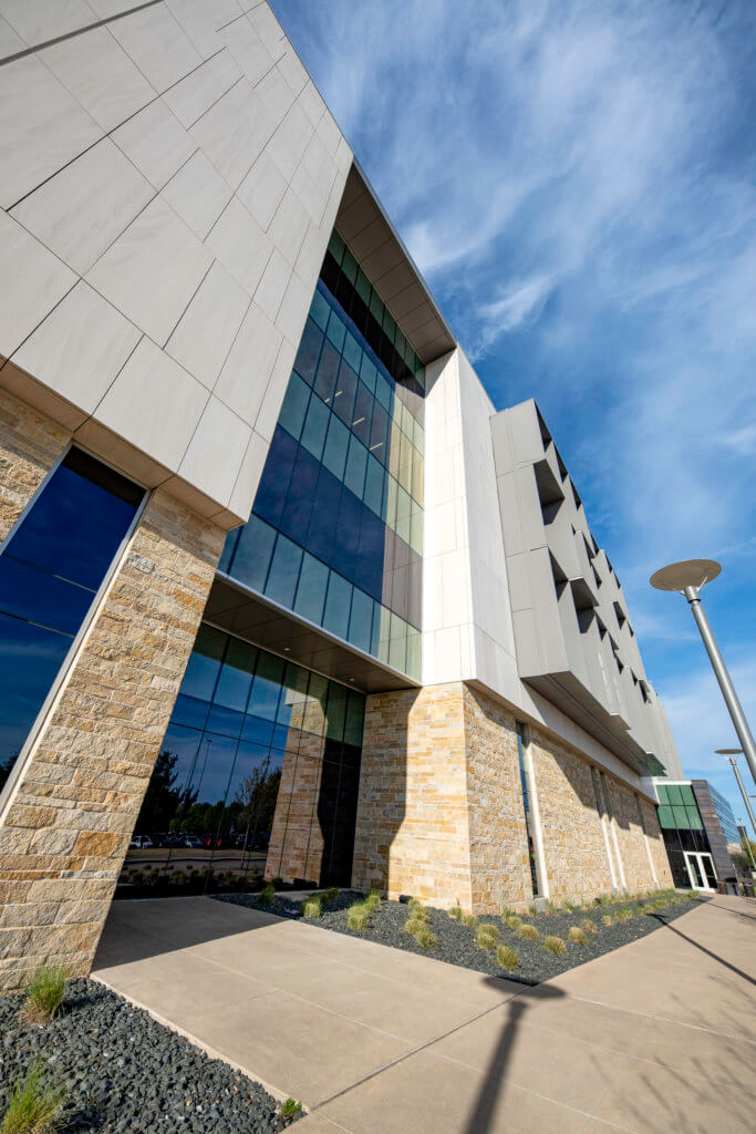 Panels: UTD Engineering Building – DMG Masonry