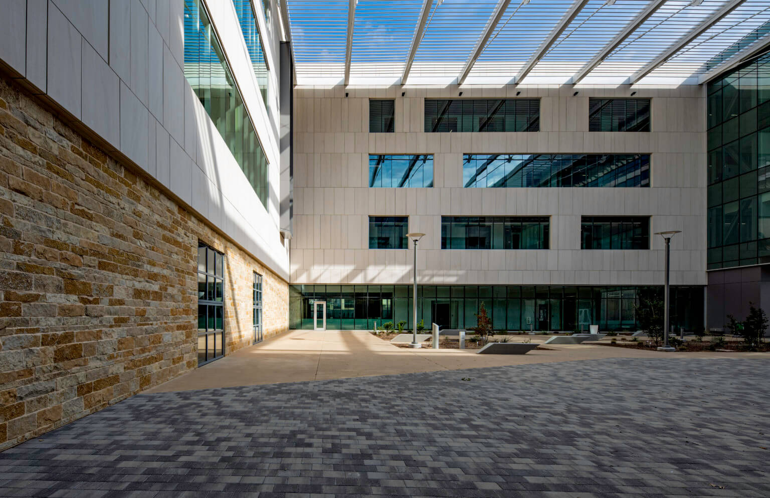 Panels: UTD Engineering Building – DMG Masonry