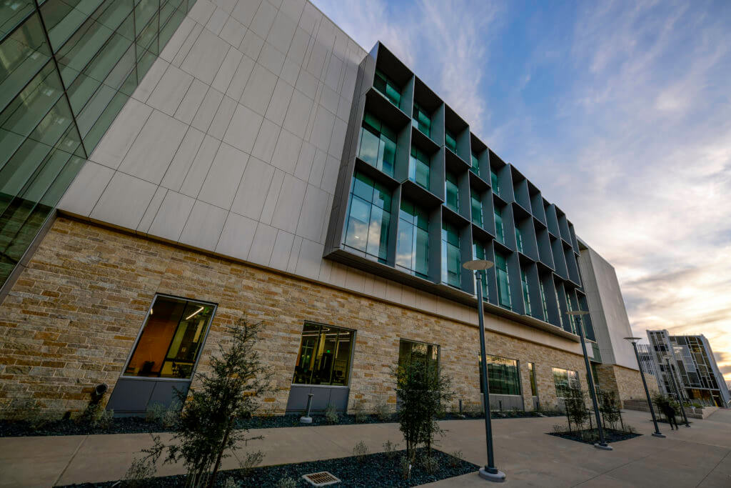 Panels: UTD Engineering Building – DMG Masonry