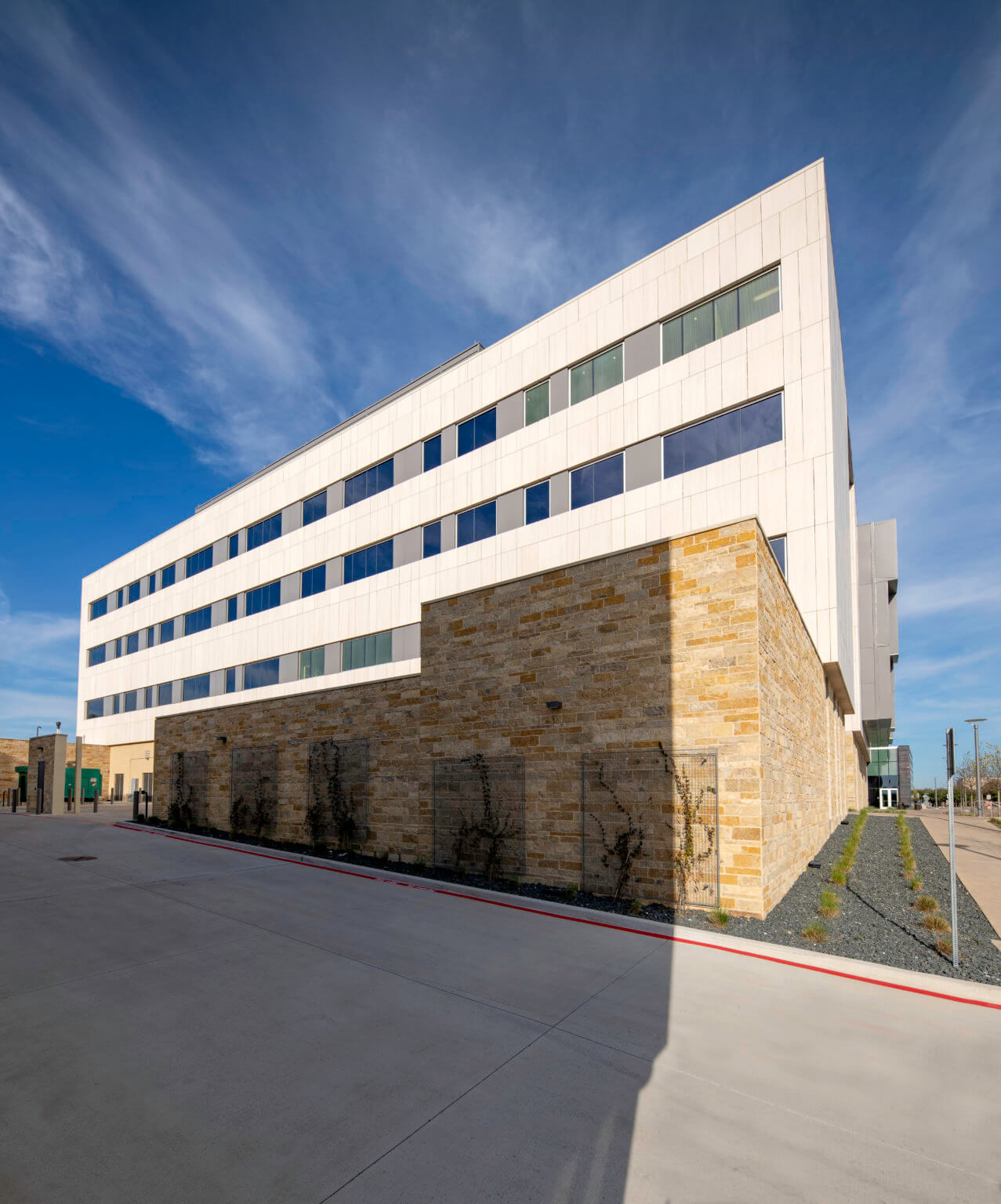 Panels: UTD Engineering Building – DMG Masonry